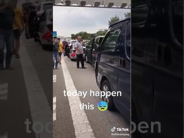 Chain Collision Involving Five Car On CTE - Singapore Road Accident